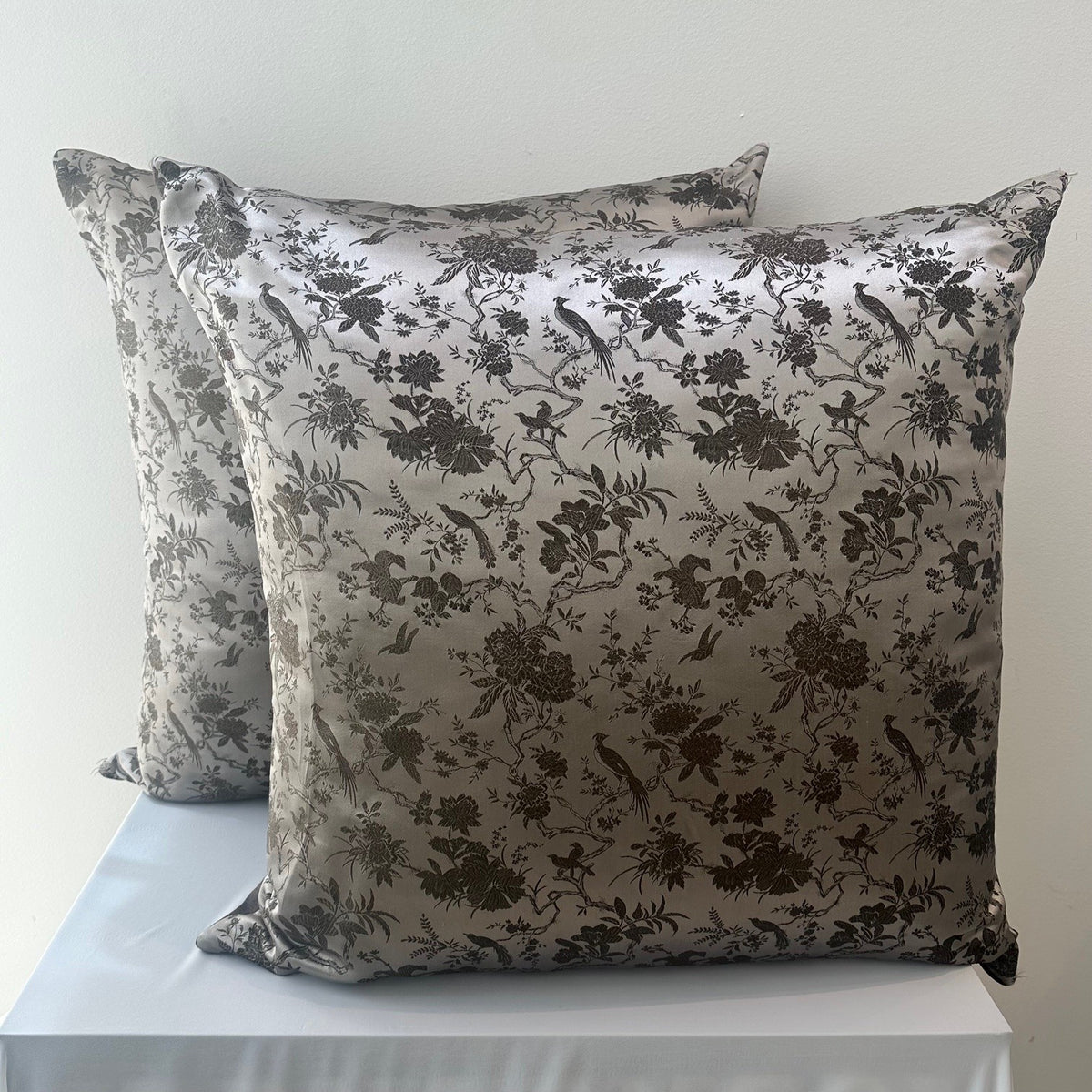 Luxury Silk Cushions Pair – Laura Kincade